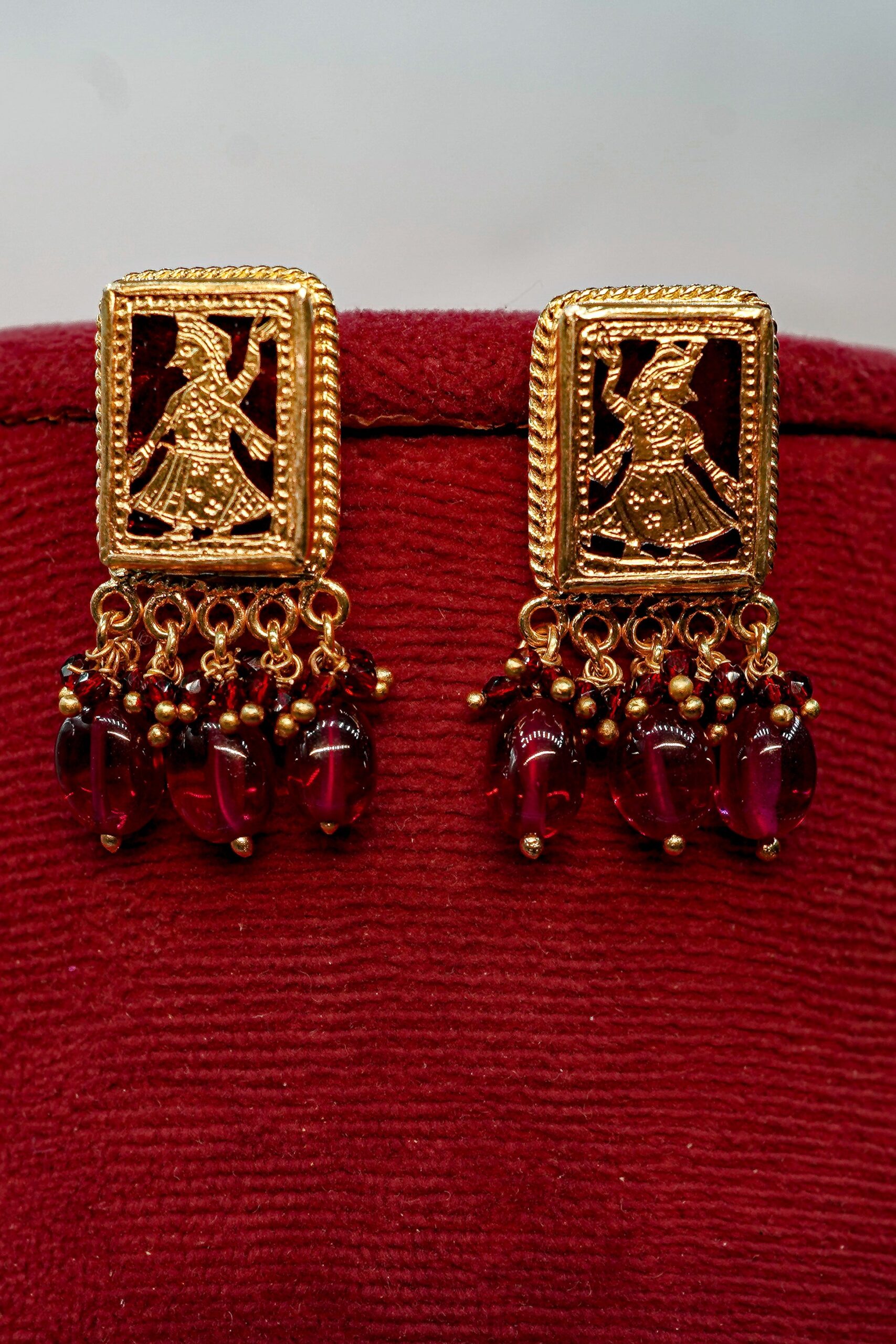 Regal Rani Thewa Queen Portrait Necklace Set – Handcrafted Jewellry ...